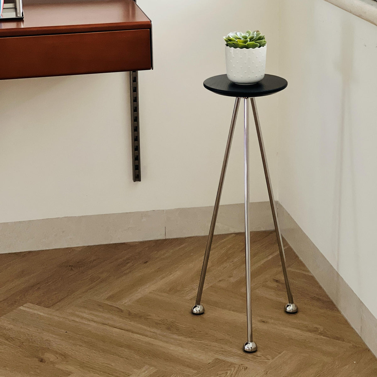 Multifunctional Small Round Side Table - Drink Table, Indoor Plant ...